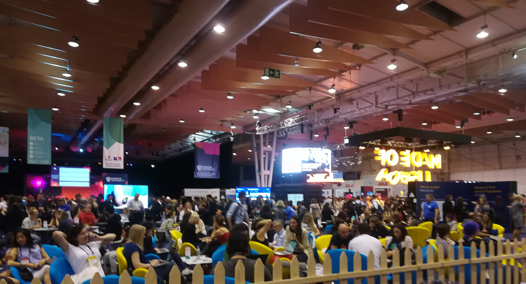 dav | TechWave（テックウェーブ）